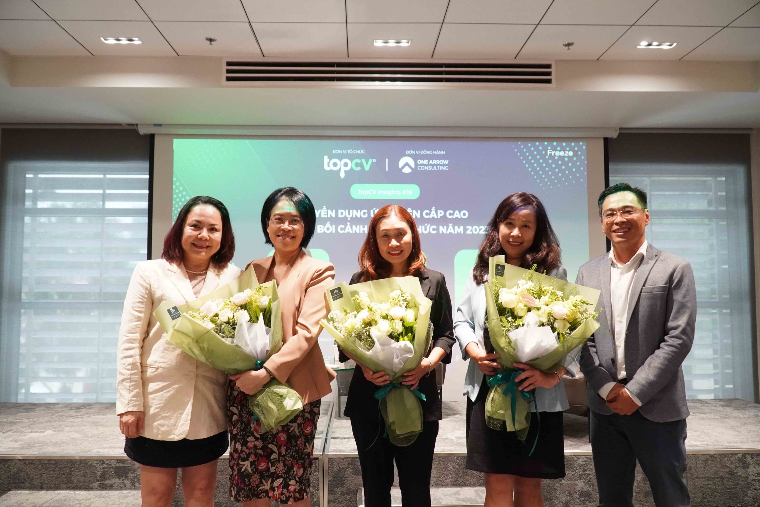 TopCV Insights #16: Tuyển dụng ứng viên cấp cao trong bối cảnh thách thức năm 2023